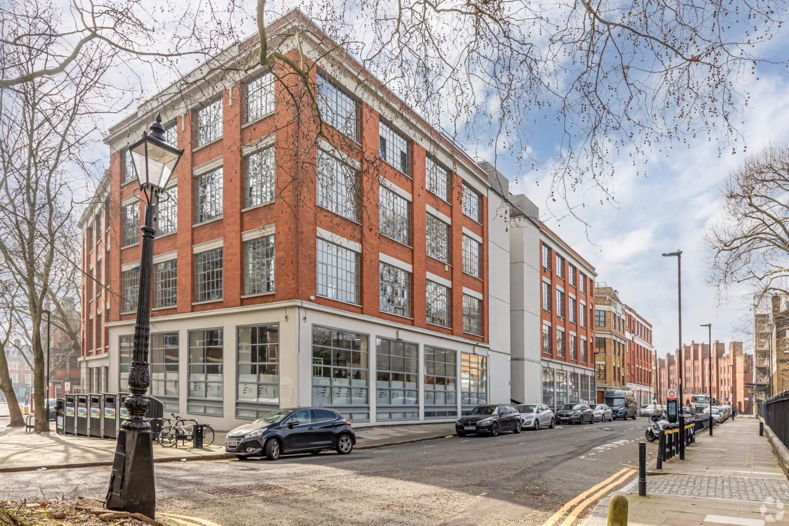 New River Yard – White Red